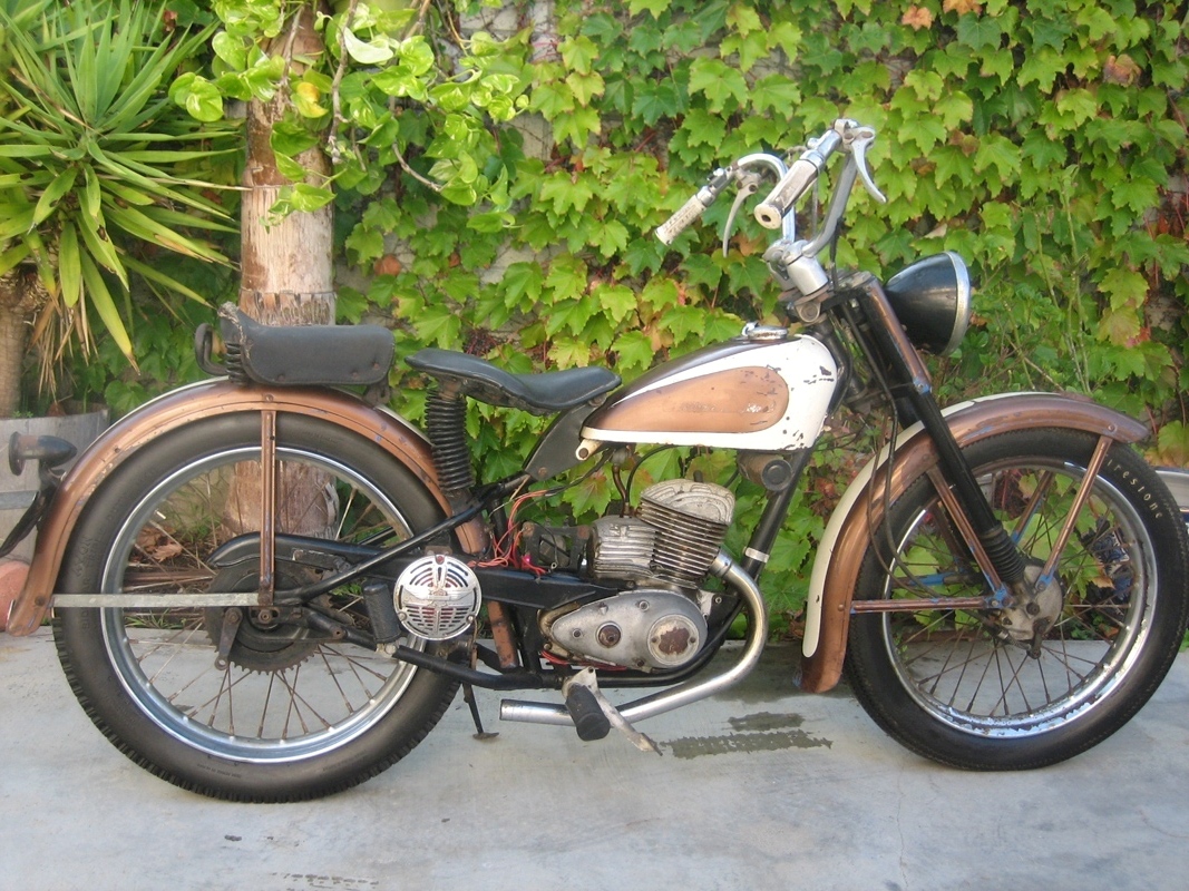 Garage Company Bikes - 1954 Harley Hummer