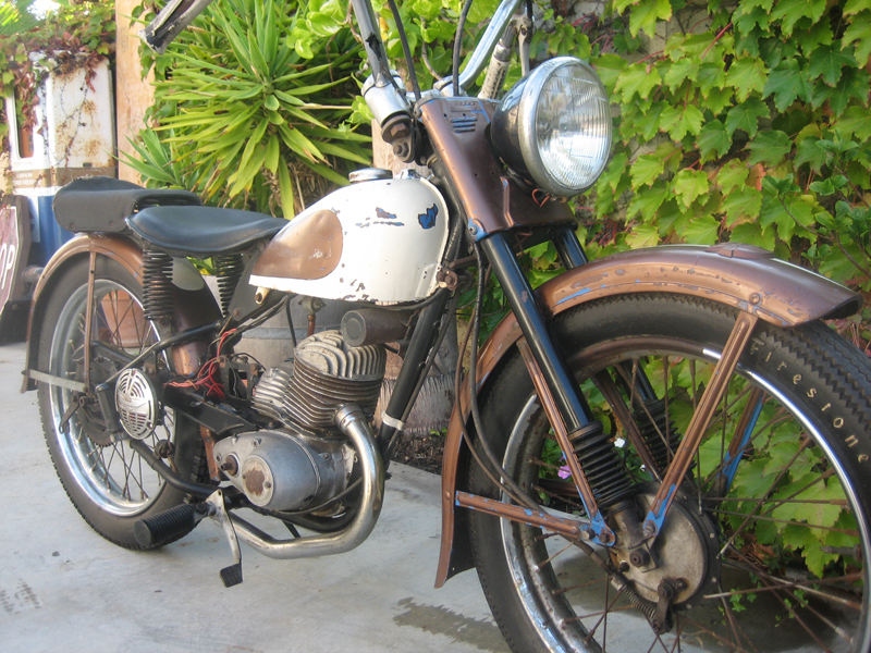 Garage Company Bikes - 1954 Harley Hummer