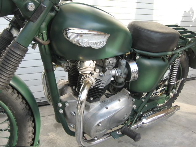 Steve McQueen Great Escape Triumph Replica